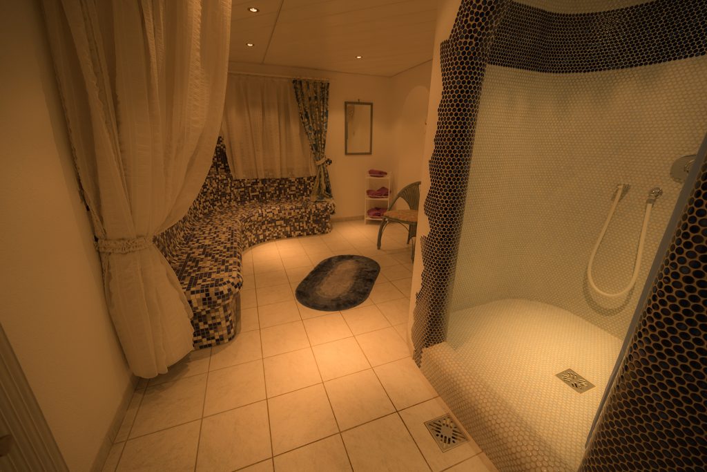 Heated bench - Hotel Garni Hubertus***